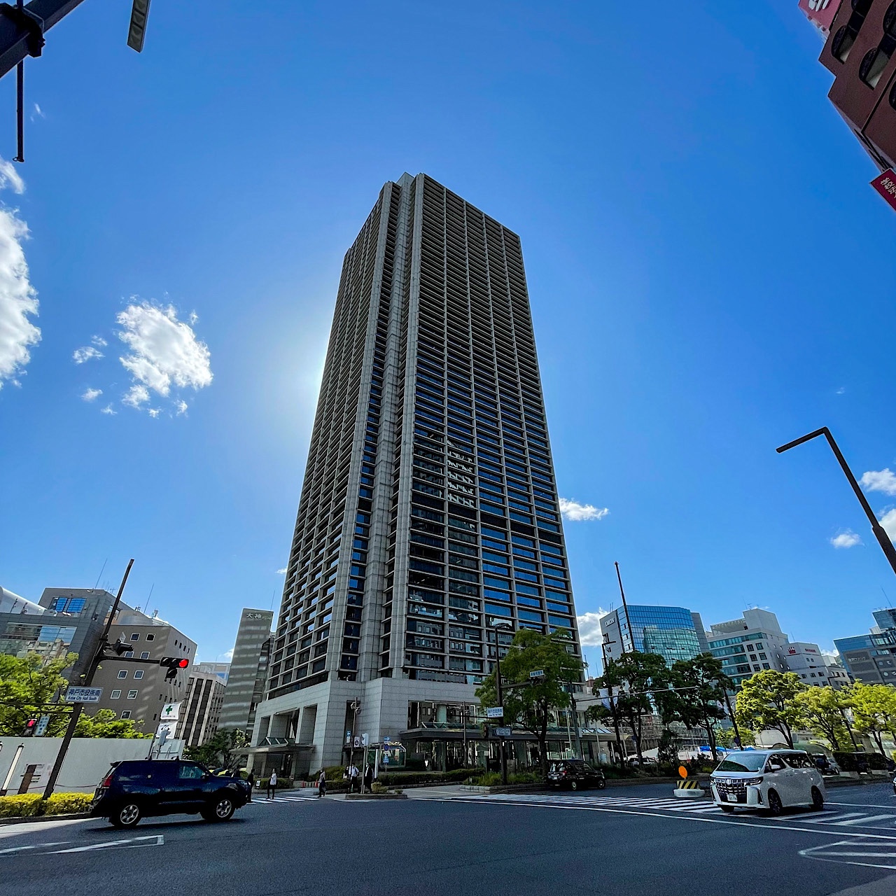 Behind the Kobe City Hall Building – ORIGINALS